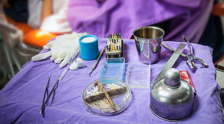 Tipos de incisiones en cirugía oral – Estudi Dental Barcelona